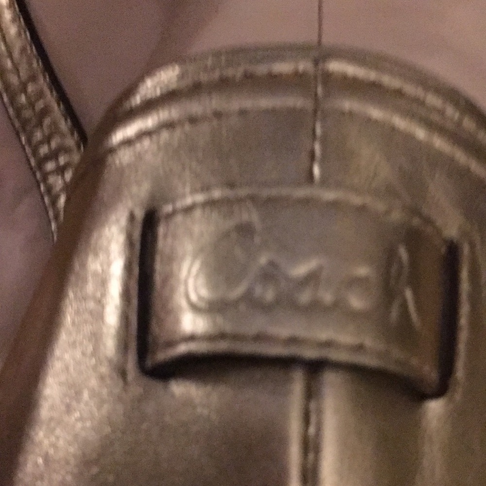 Coach White Leather Pocketbook With Gold Accents And … - Gem
